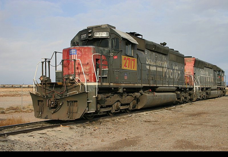 UP 2717 sits idling near Valley Yard
